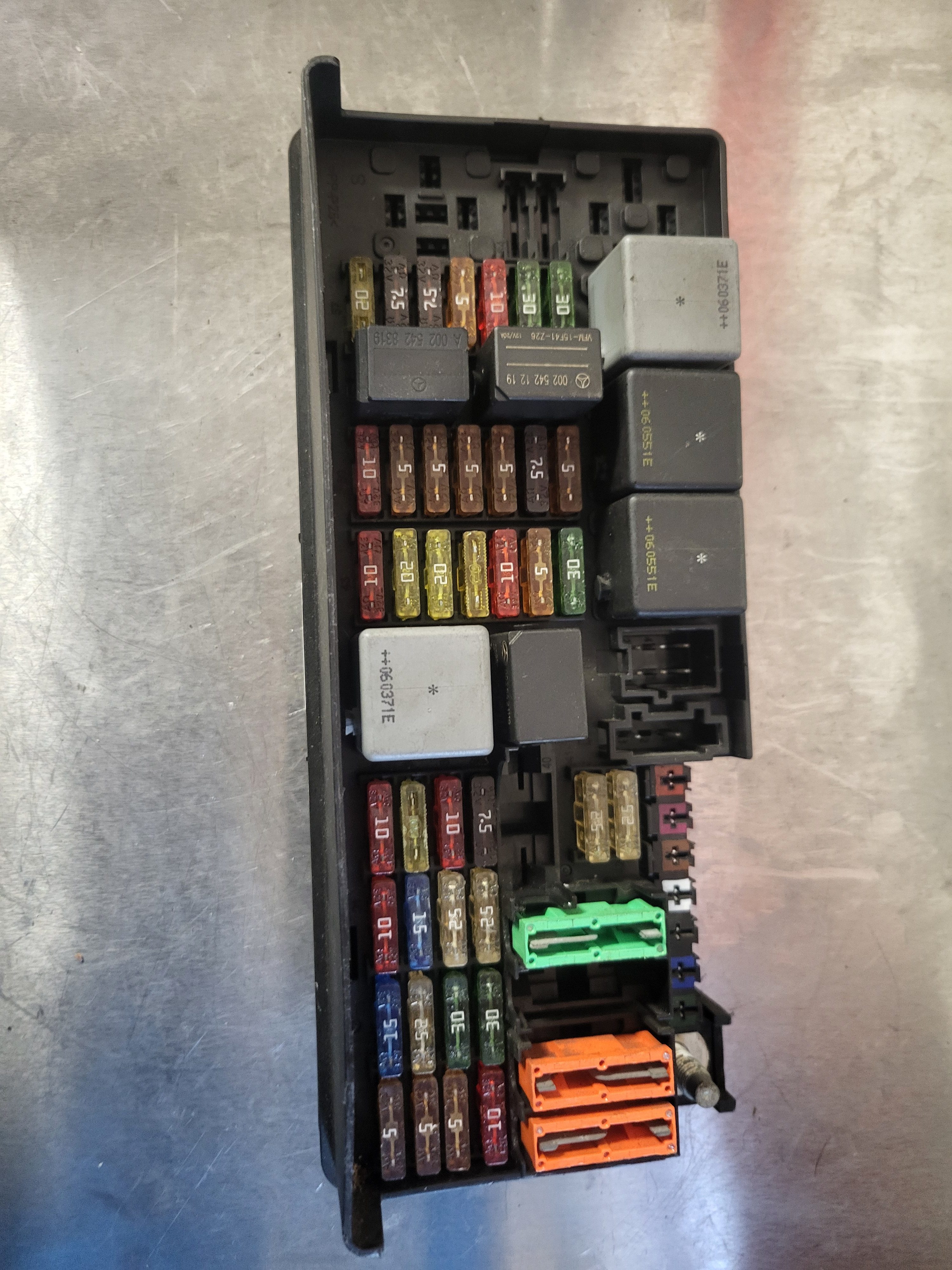 Boîtier fusible Mercedes ml w164 ref a1645400272 - Deutsch Car 27